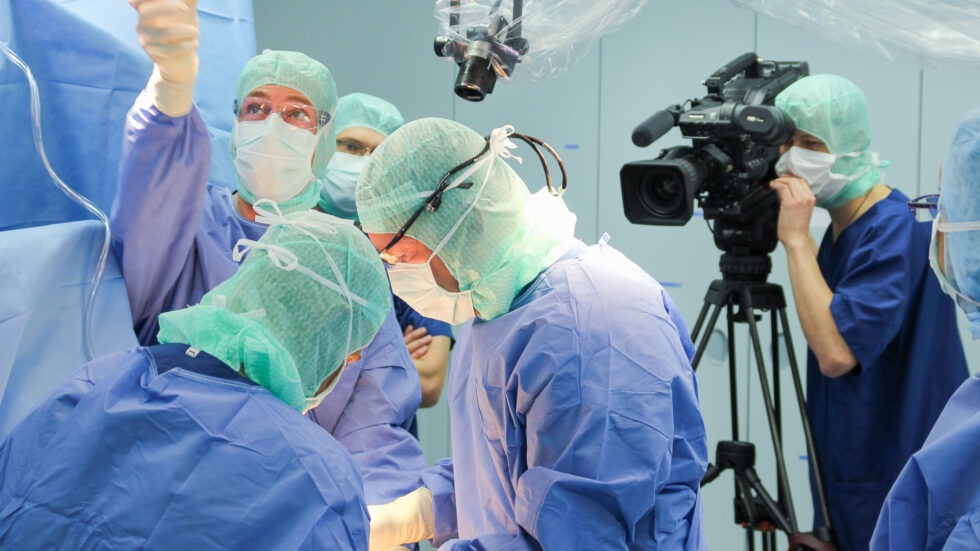 Le live surgery est-il sans risque ? | Videos chirurgicales
